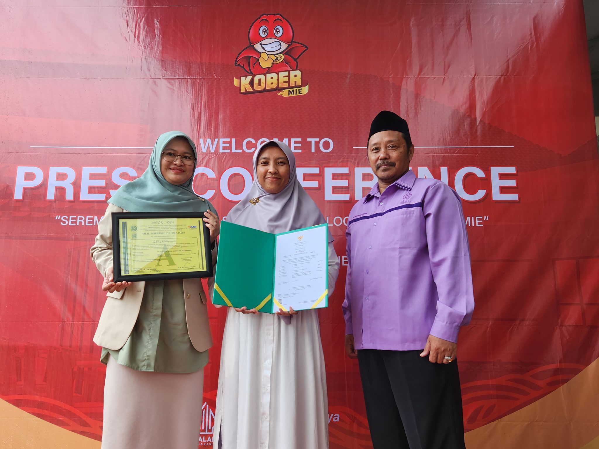 Kober Mie Resmi Kantongi Sertifikat Halal | LPPOM MUI Kober Mie Resmi Kantongi Sertifikat Halal | LPPOM MUI